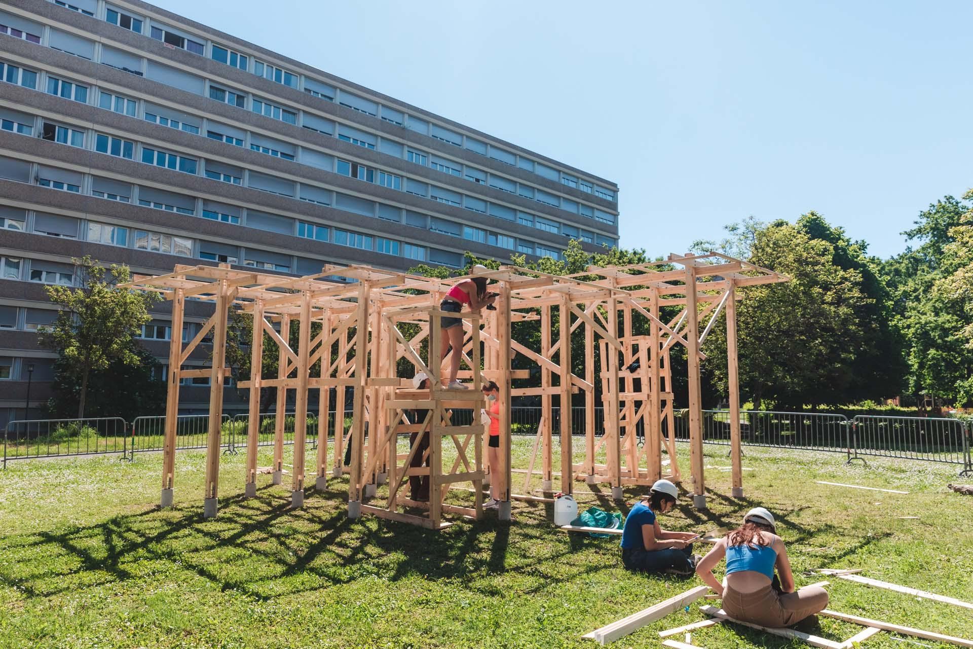 EPFL architecture students explore outdoor spaces in Geneva Canton - EPFL