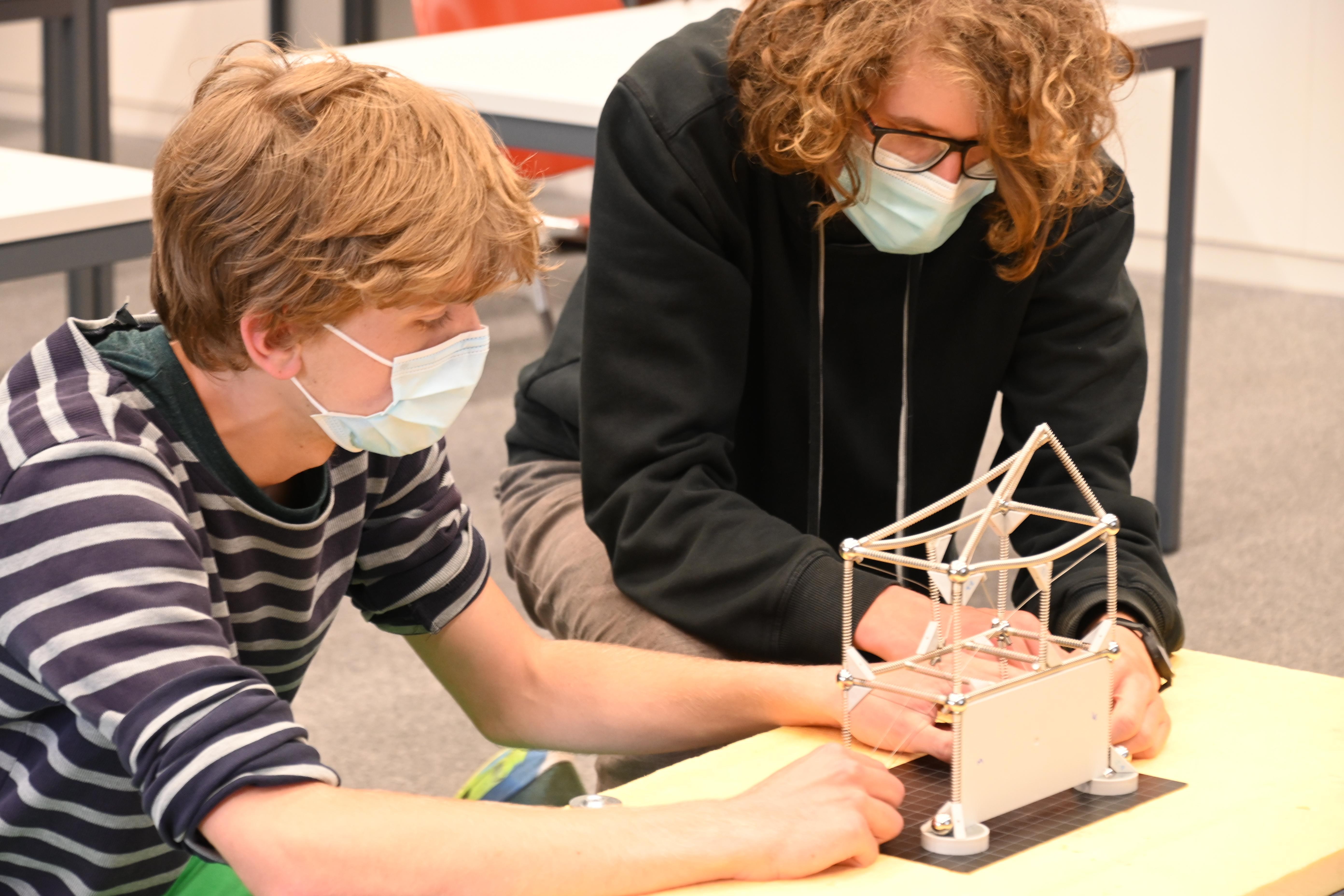 EPFL Summer school: An electrifying experience! - EPFL