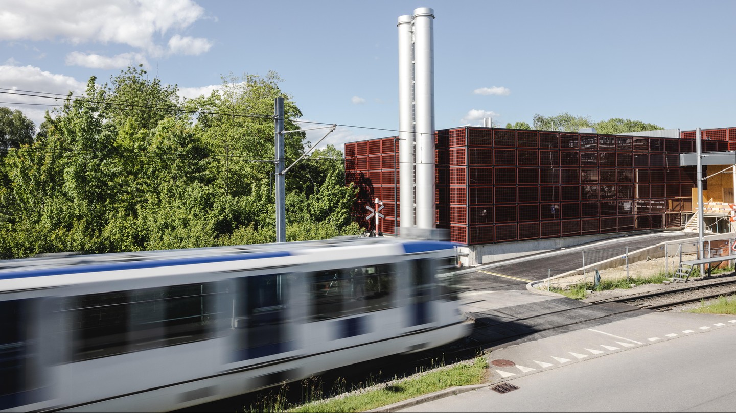 A heating plant that combines renewable energy sources - EPFL