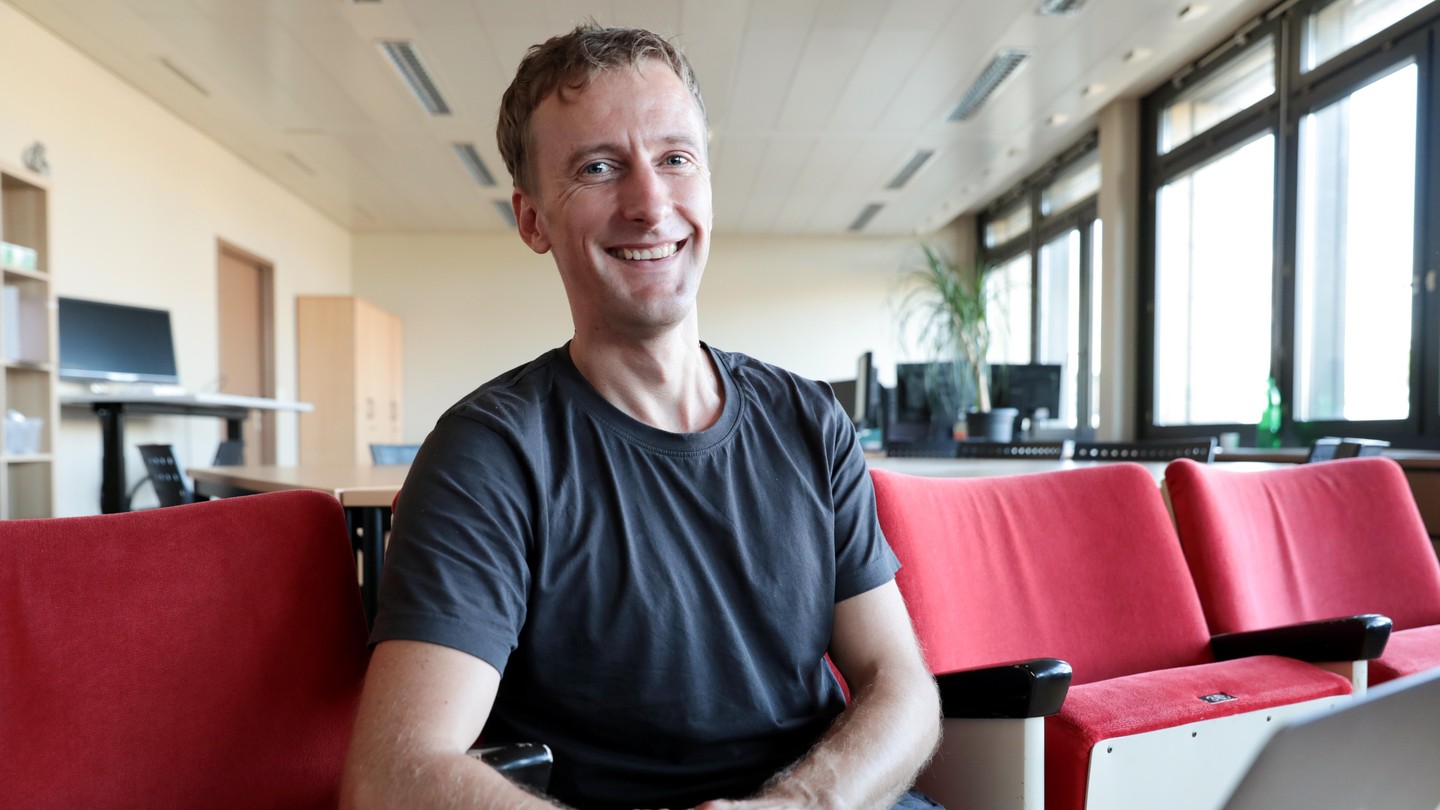 Reward for learning with a twist of real-life research - EPFL