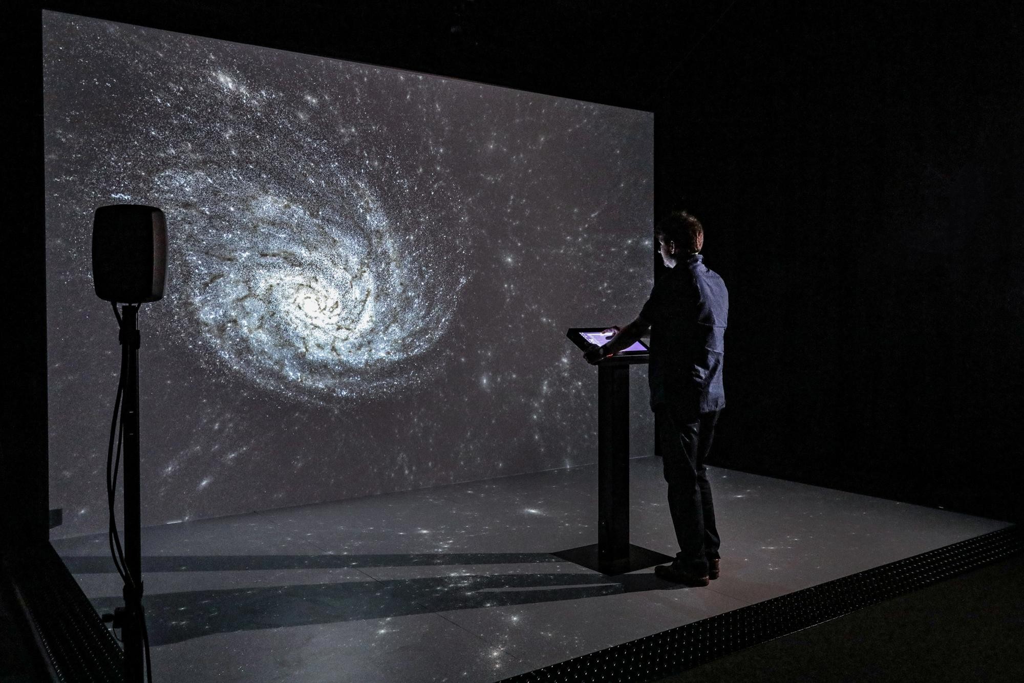 Explore the universe with virtual reality - EPFL