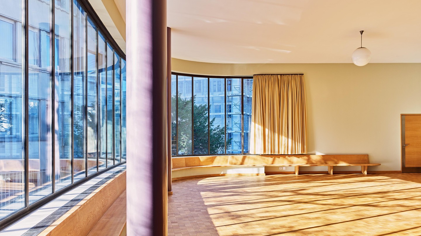 Respect and Perspective - EPFL