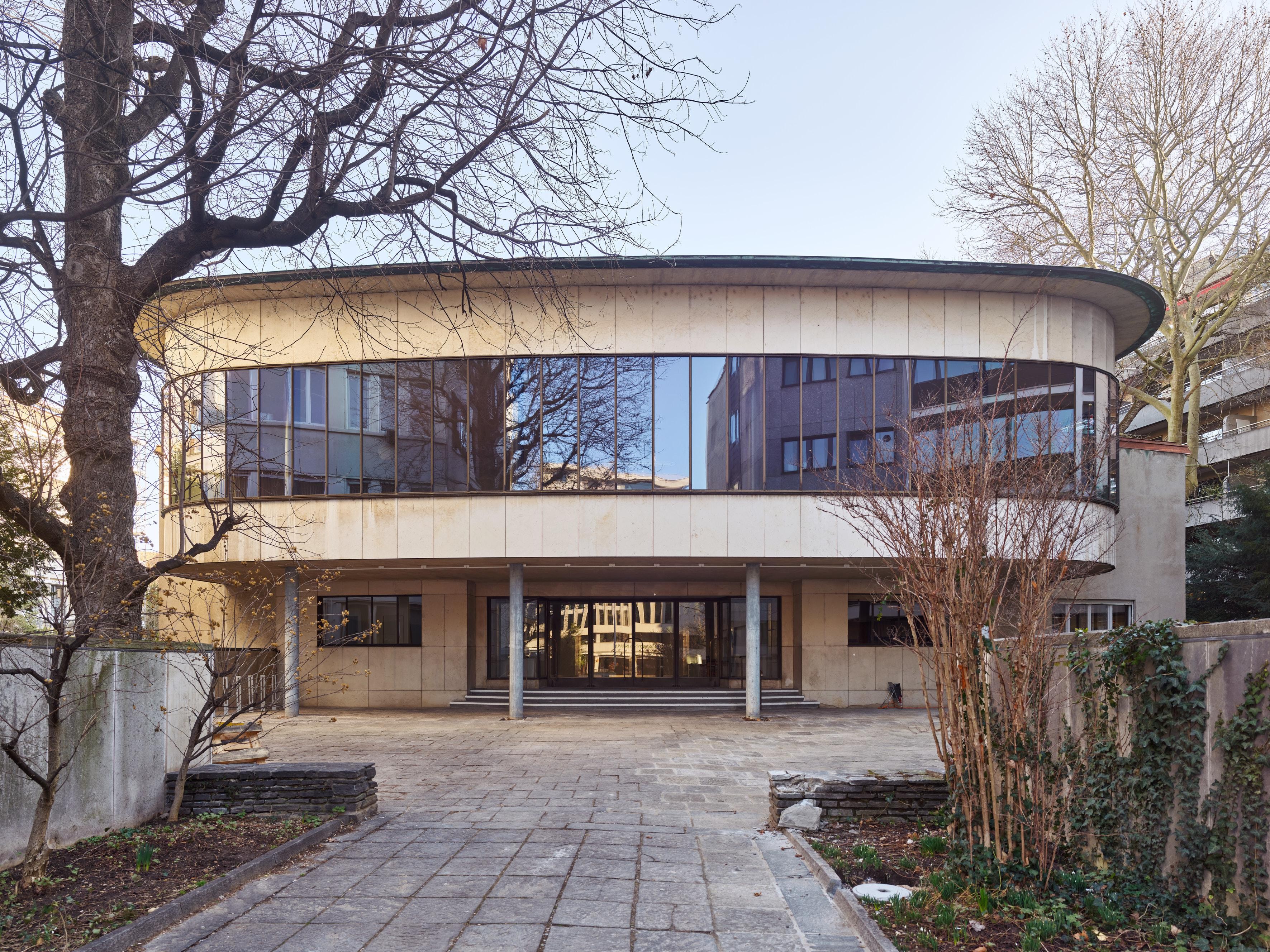 Respect and Perspective - EPFL