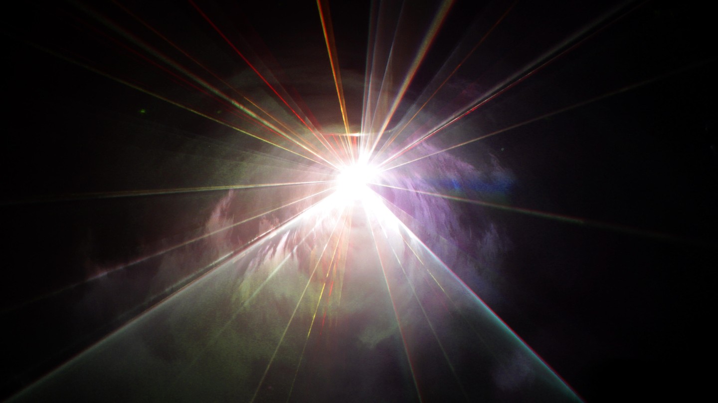 Single photon emitter takes a step closer to quantum tech - EPFL