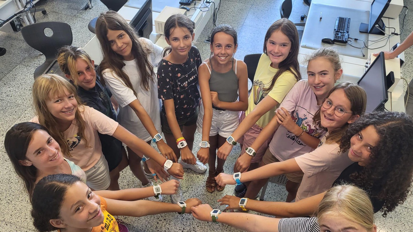 Stages d'été pour les filles, 10 à 14 ans - EPFL