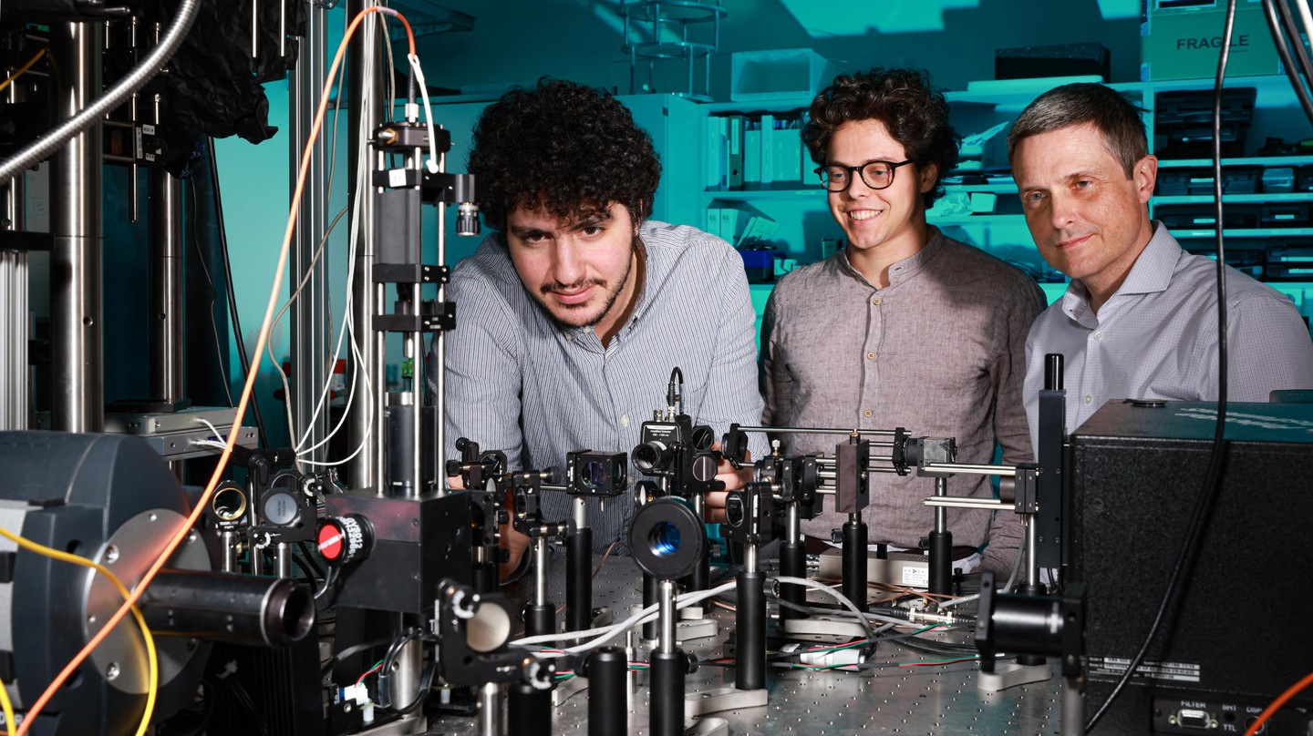 EPFL discovery brings us closer to next-generation electronics - EPFL
