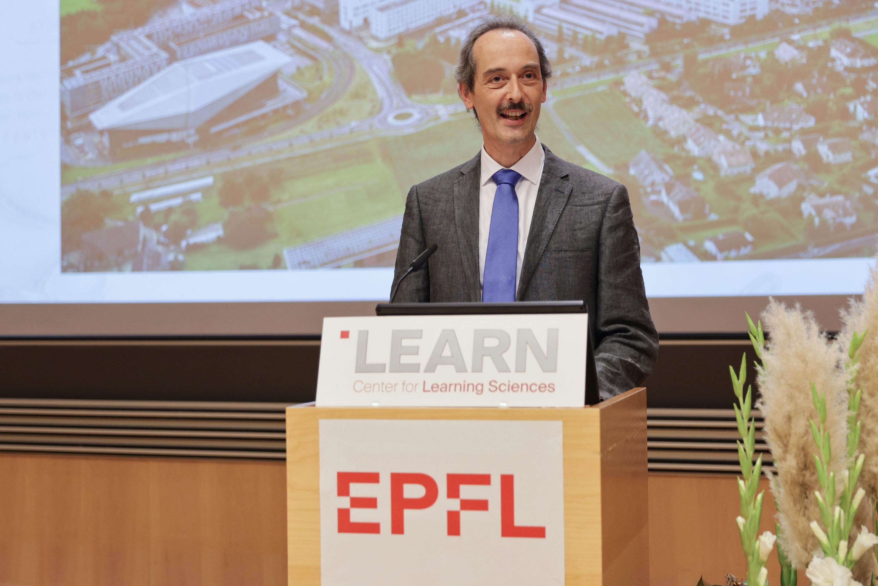 23 enseignant-es obtiennent leur CAS pour la Science Informatique - EPFL