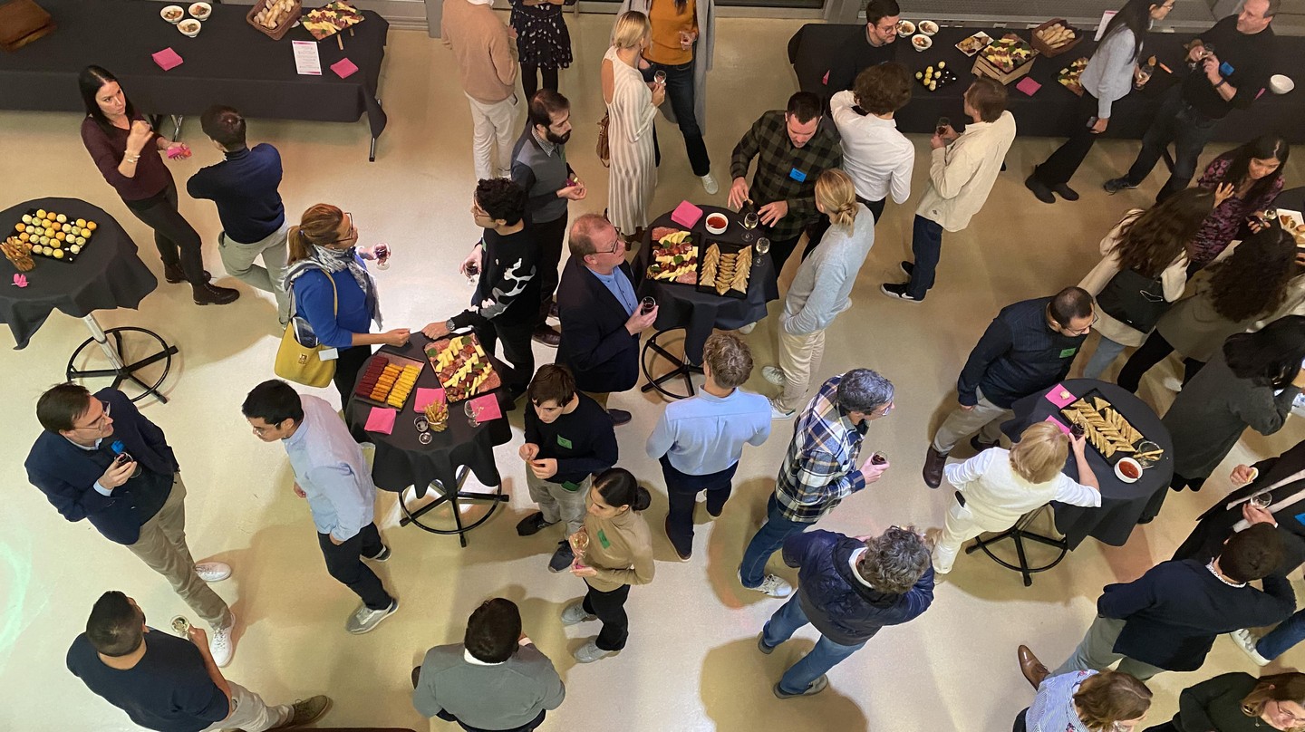 Bridging academia and industry through a vibrant mentoring program - EPFL