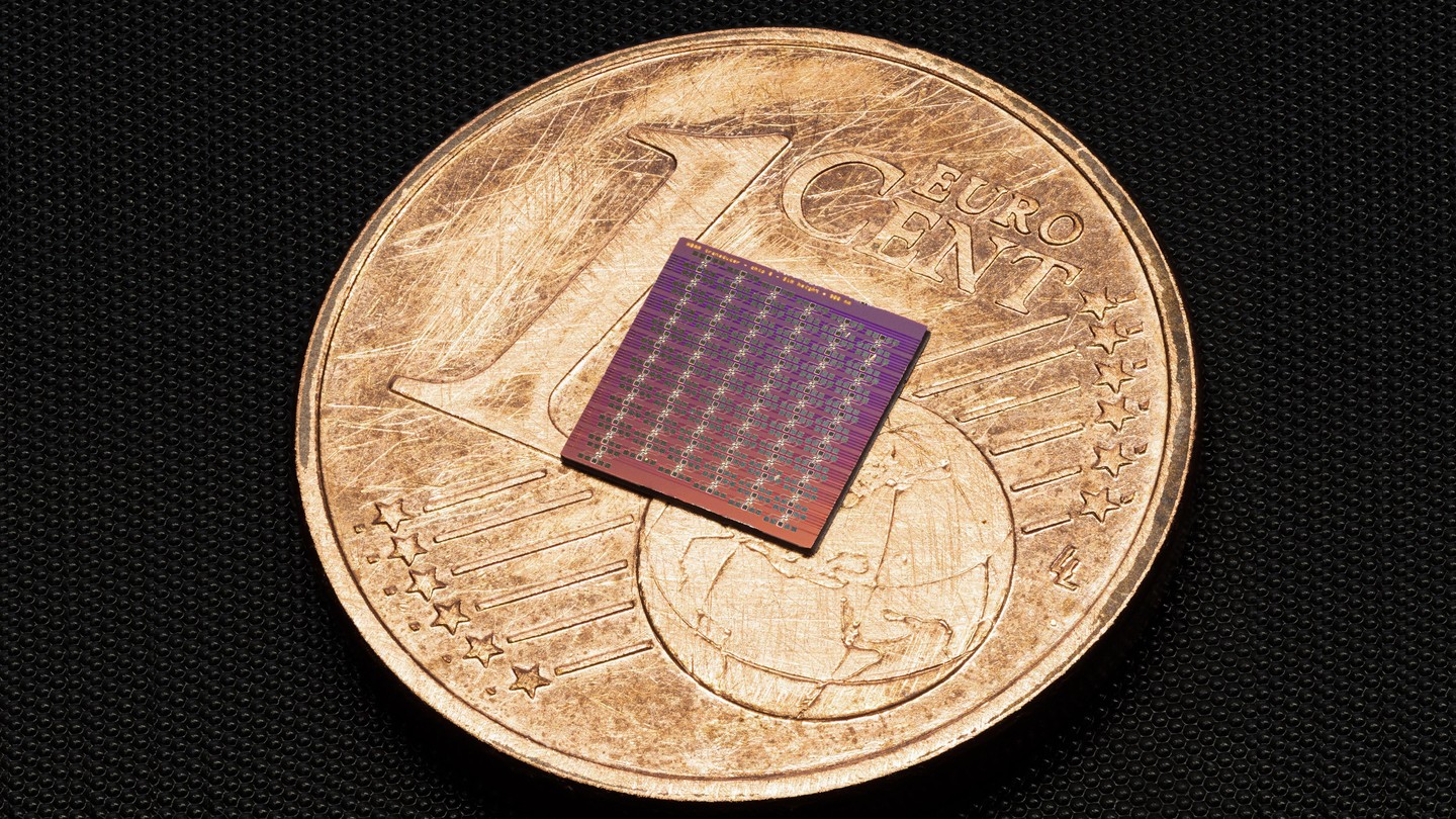 A novel on-chip microwave-optical transducer - EPFL