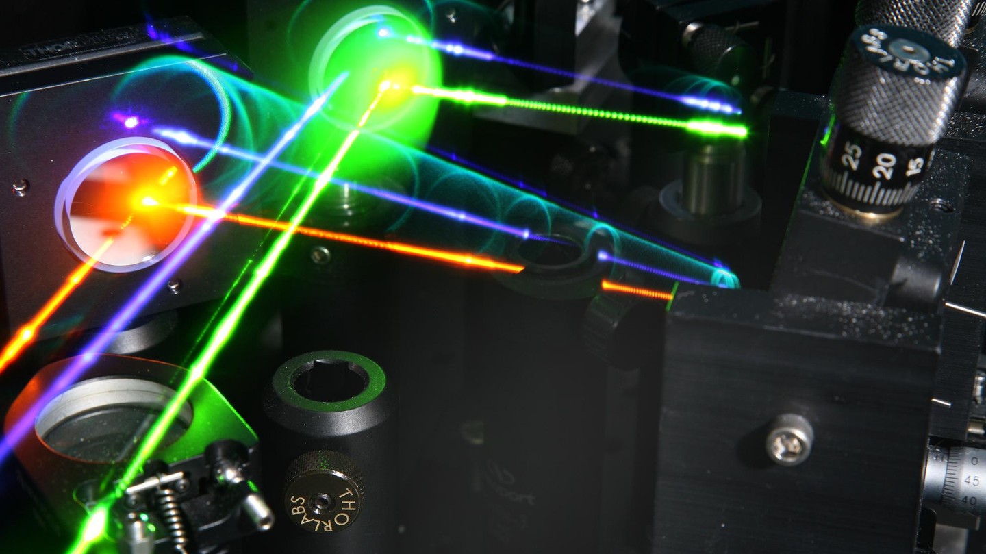 La photonique génère une à deux startups par an - EPFL