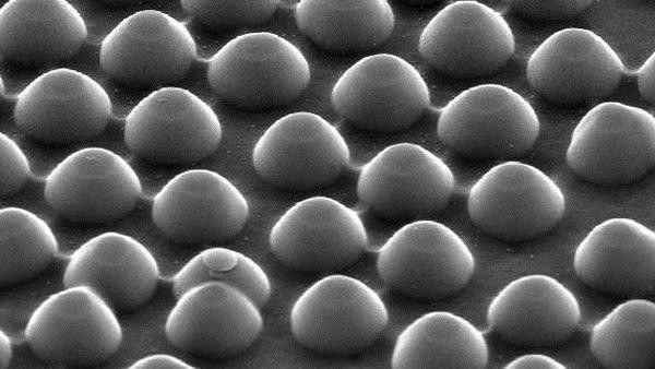 Un «moule à gaufres» pour améliorer les cellules Grätzel - EPFL