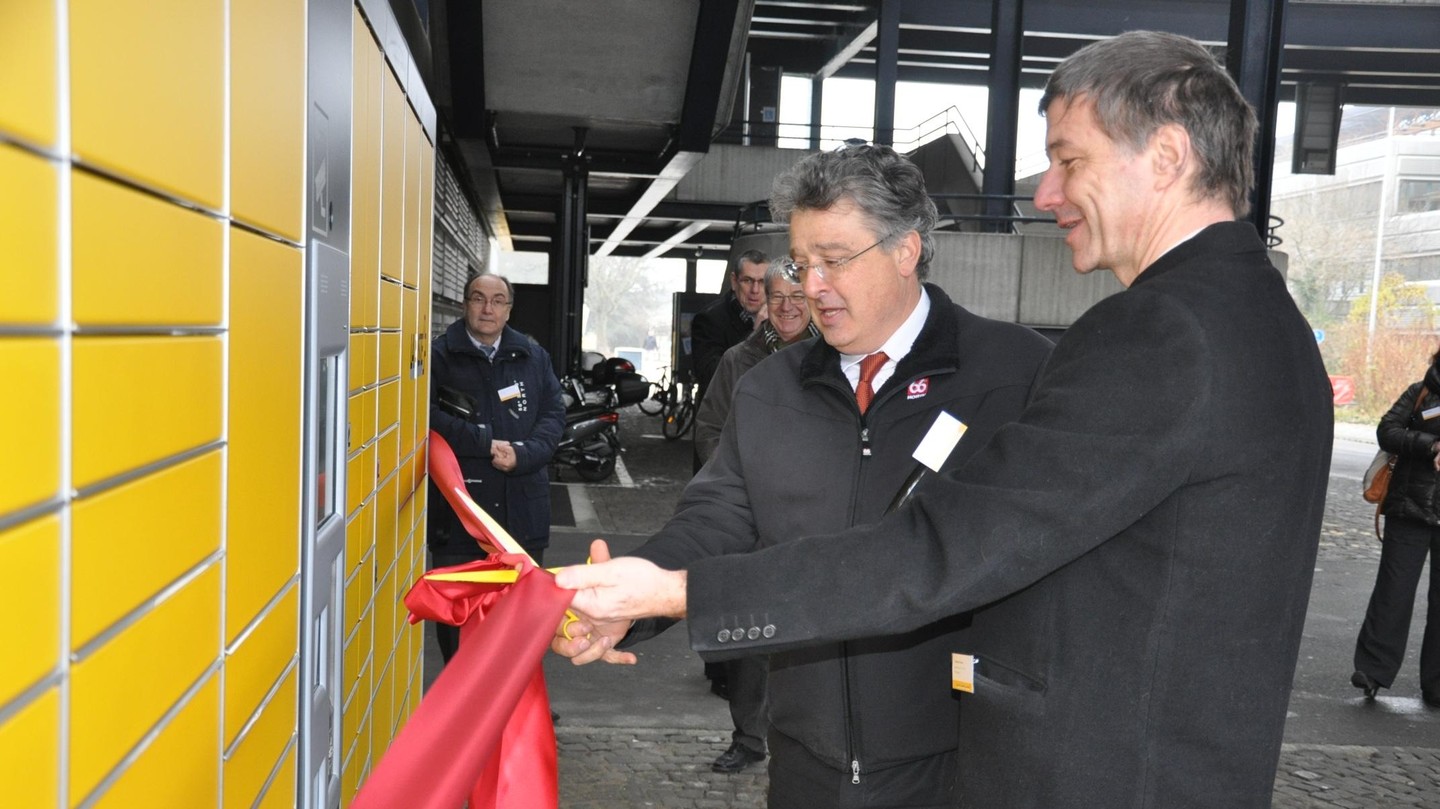 Inauguration du premier automate "My Post 24" en Suisse Romande - EPFL