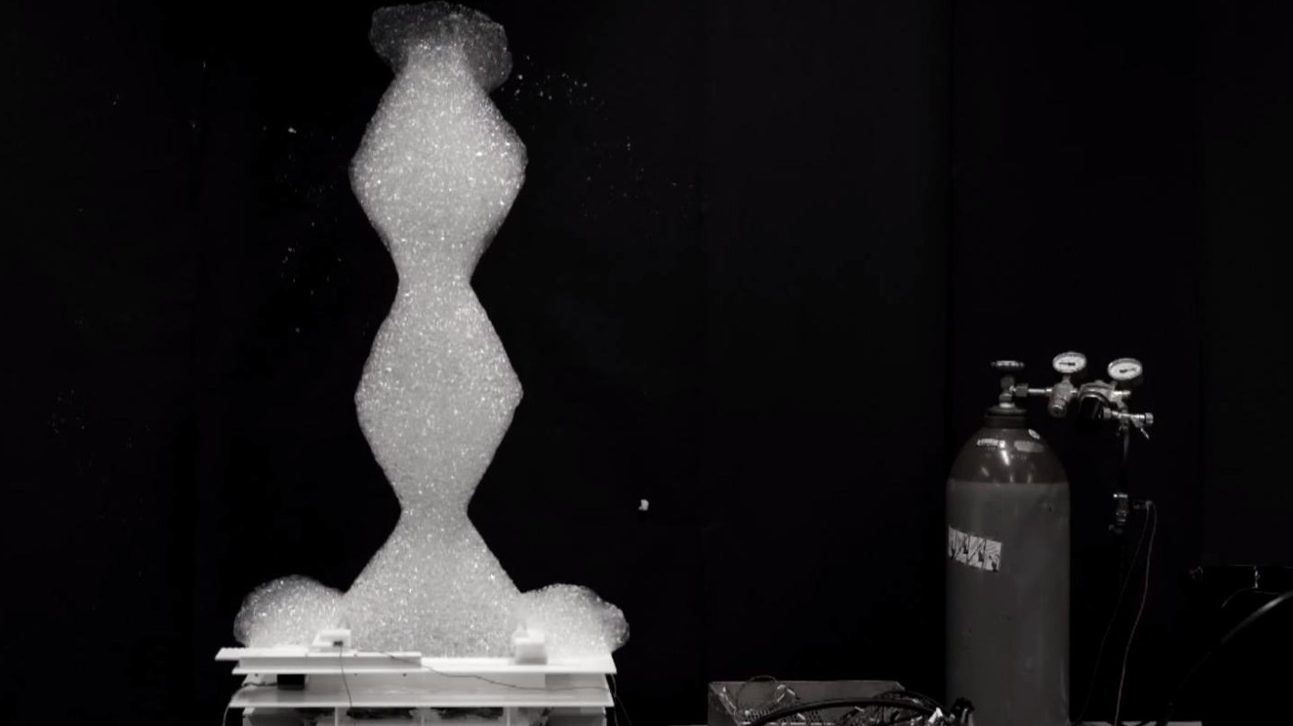 Soap foam constructions that defy architecture - EPFL