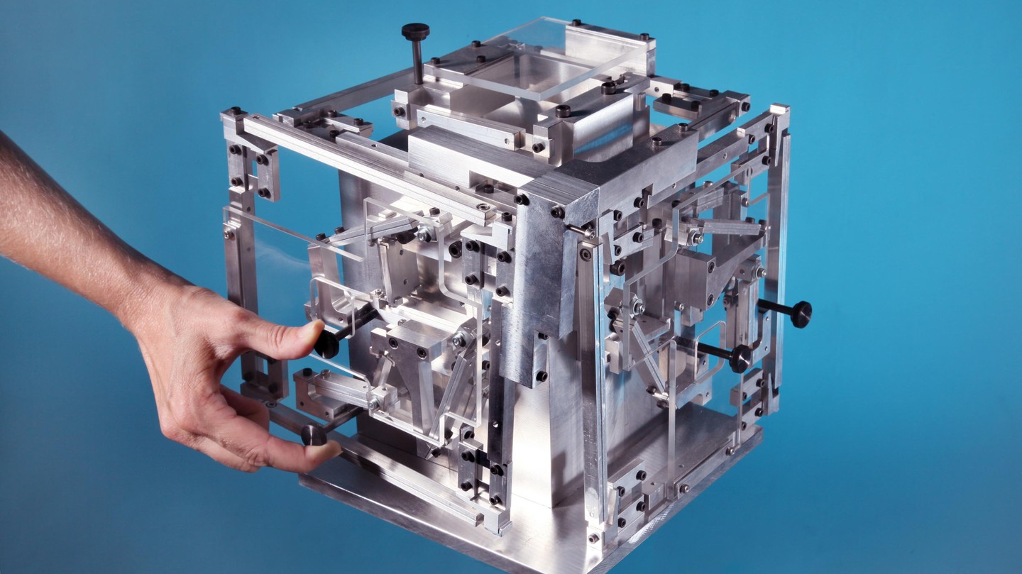 High-precision robots available in kit form - EPFL