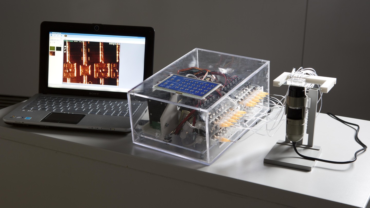 A portable device for rapid and highly sensitive diagnostics - EPFL