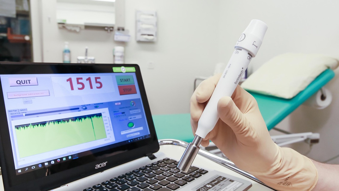 Portable probes hunt down cancer cells during surgery - EPFL