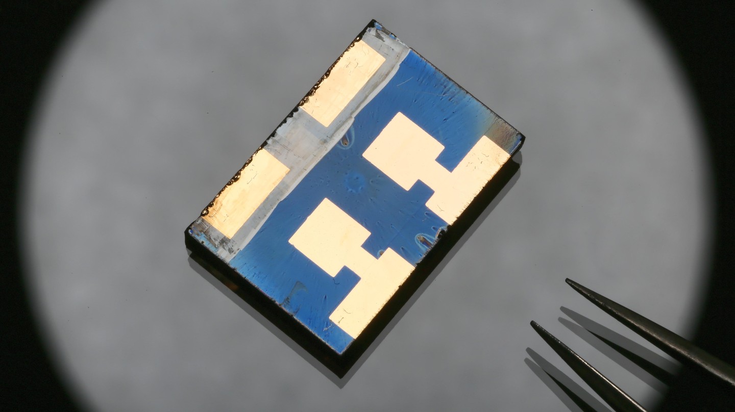 Perovskite Solar Cells Surpass 20% Efficiency - EPFL