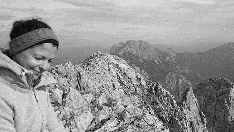 Congratulations to Conny for receiving the EDCE Mobility Award. - EPFL