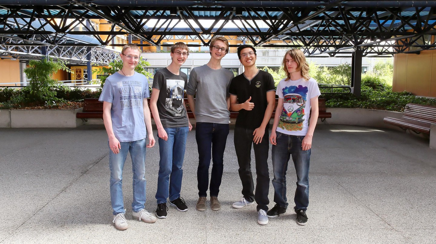 5 diplômés Euler ont reçu leur attestation de maths à l'EPFL - EPFL