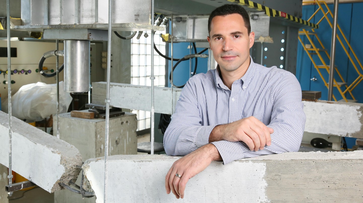 EPFL honors its best teacher - EPFL