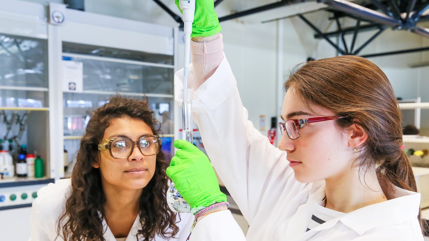 UNIL and EPFL offer students a gateway to a medical degree - EPFL