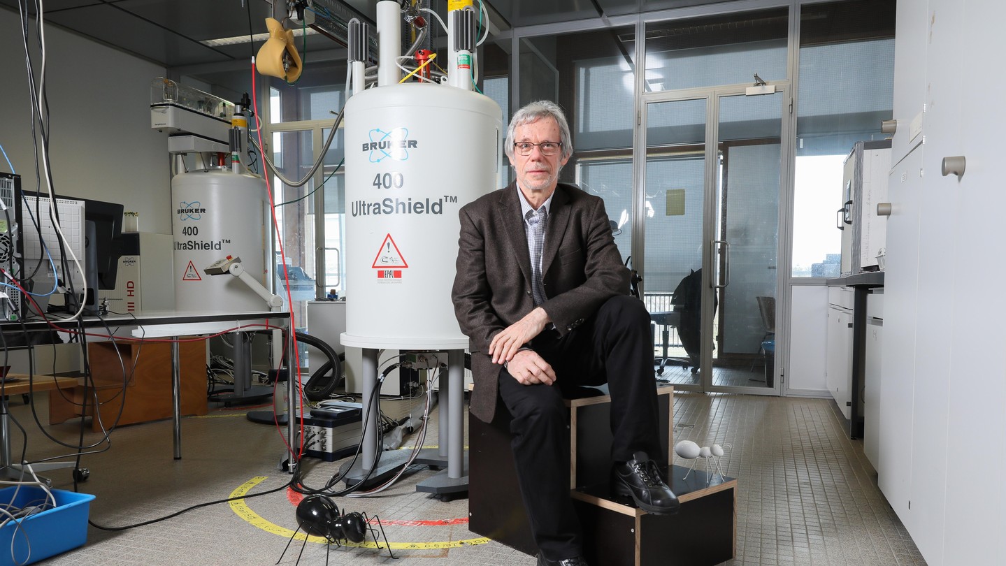 The world's first formic acid-based fuel cell - EPFL