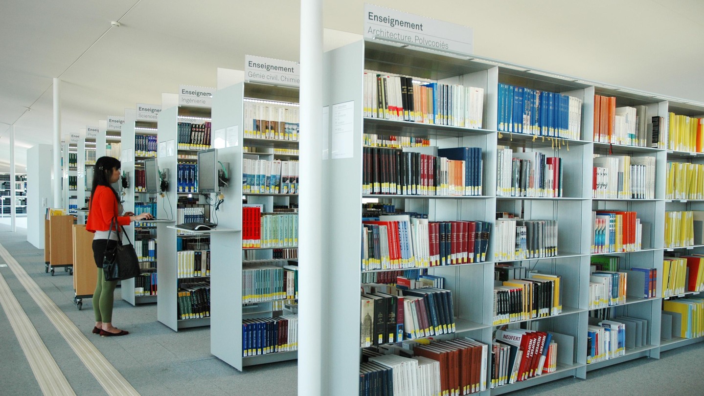 A comprehensive Reference Collection to succeed in your studies - EPFL