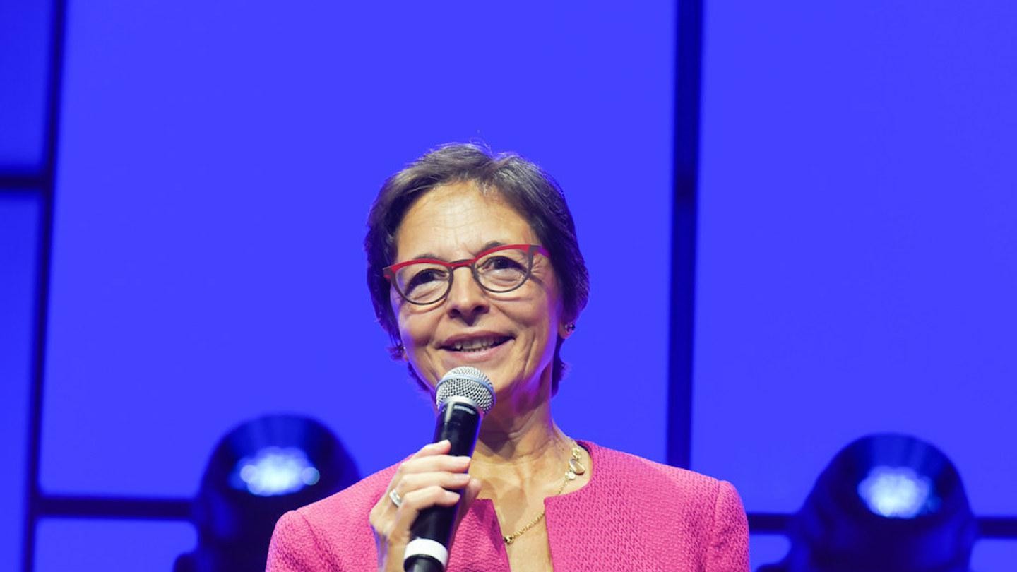 Carmen Sandi, la cheffe d'orchestre, la bonne humeur et le cerveau - EPFL