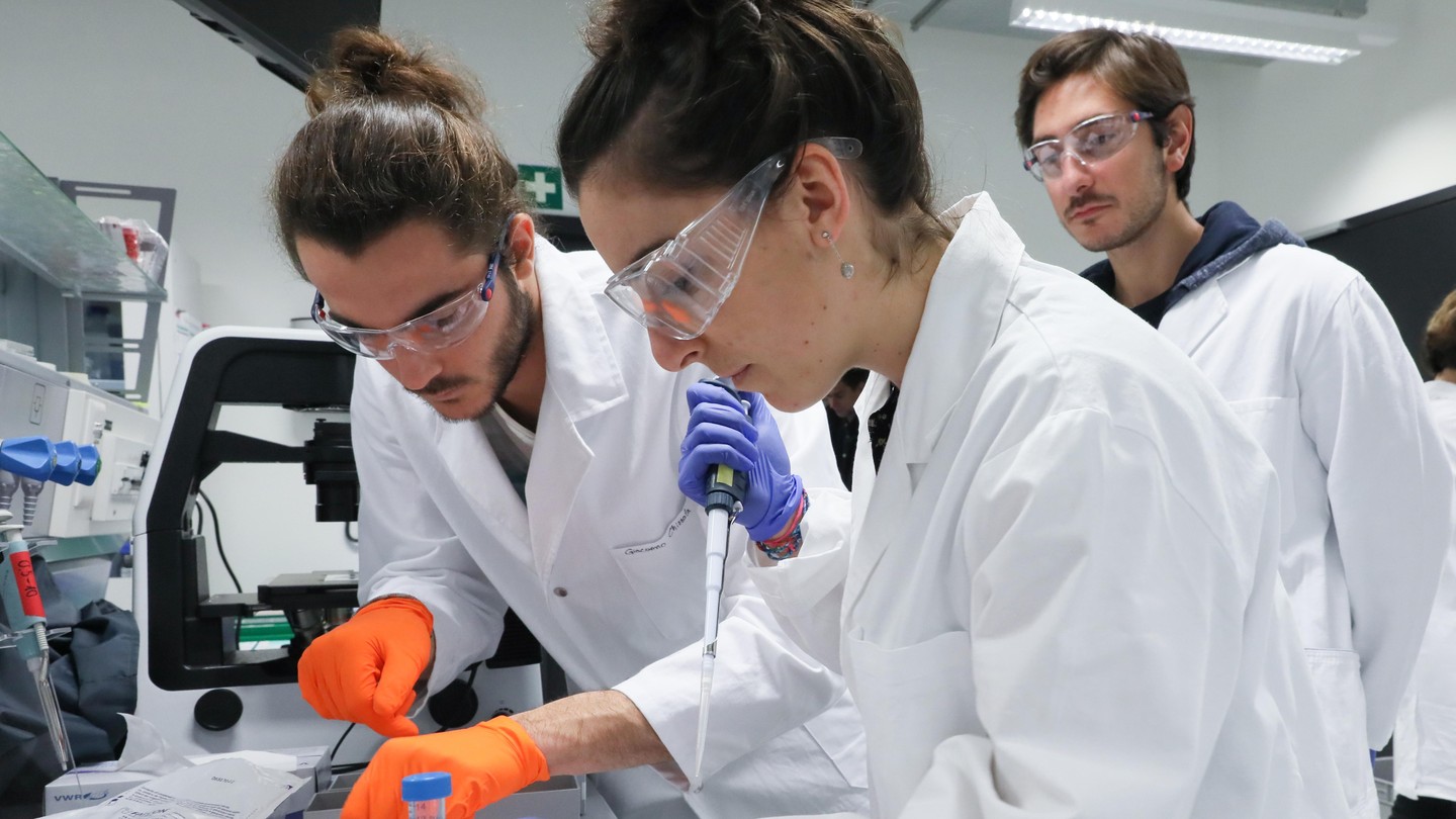 Lab sessions get a makeover at EPFL - EPFL