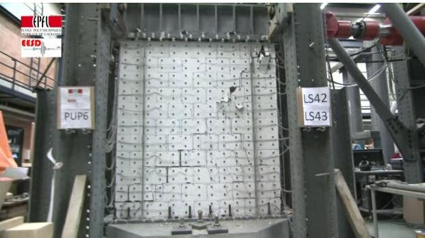 Video: Seismic test on masonry walls - EPFL