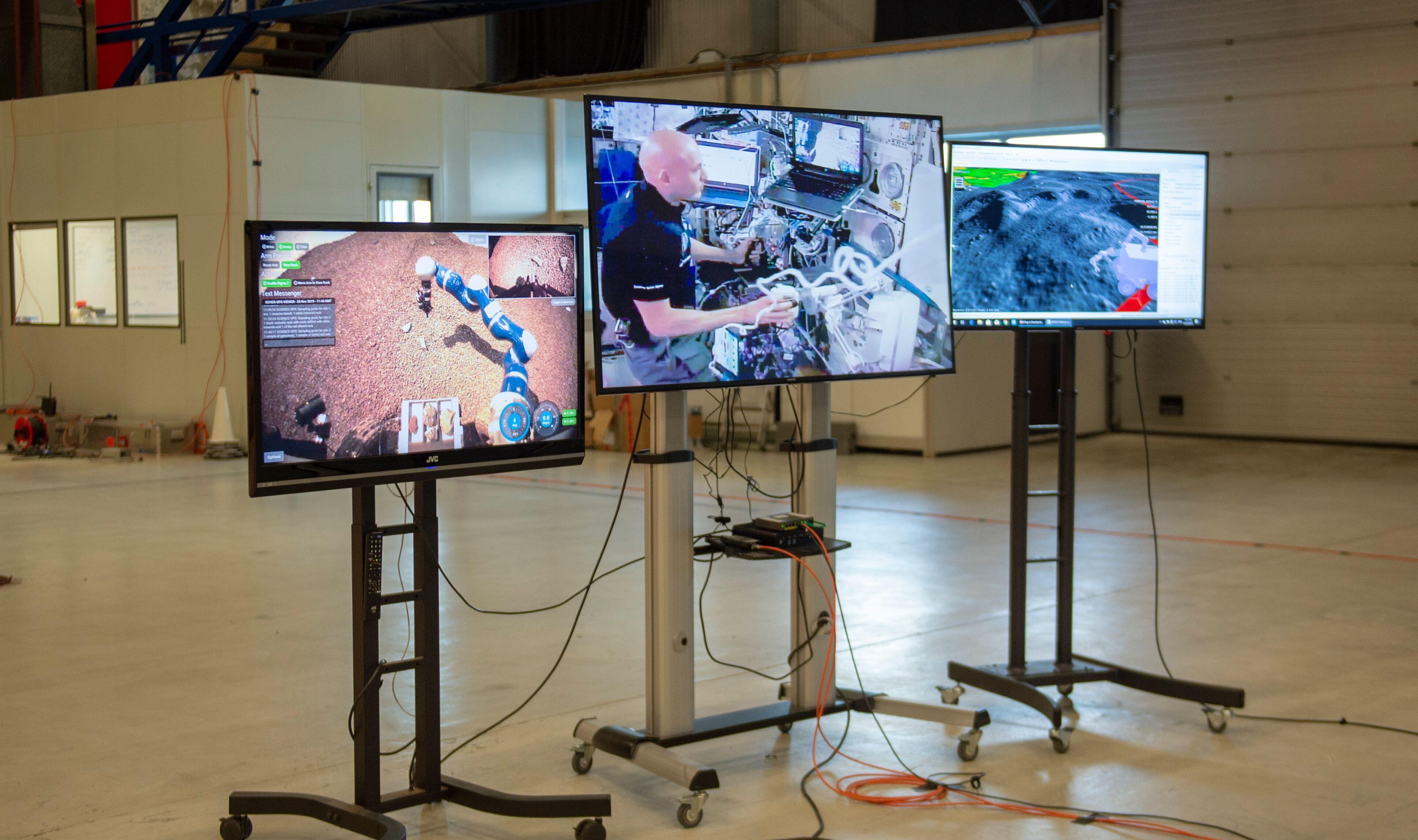 An EPFL robot in space - EPFL