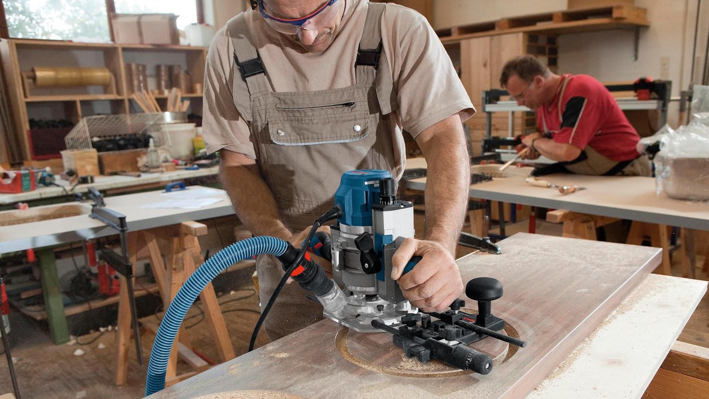 MakerSpace Lausanne: Cours complémentaire Machines portatives - EPFL