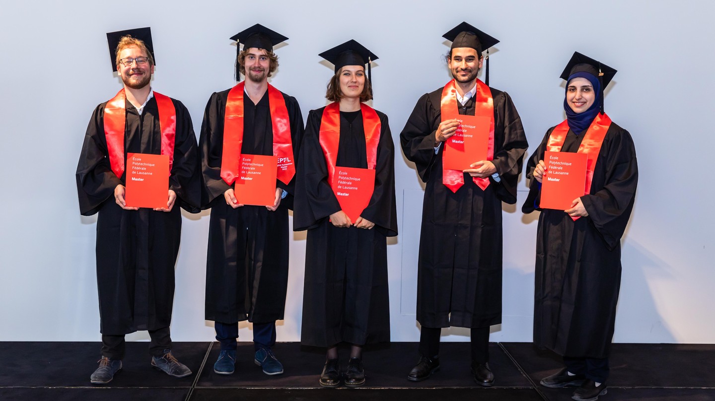 Students receive first EPFL master's degrees in digital humanities - EPFL