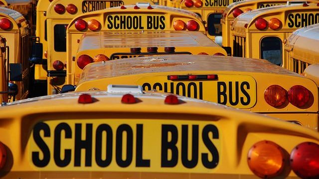 Using math to speed up school buses - EPFL